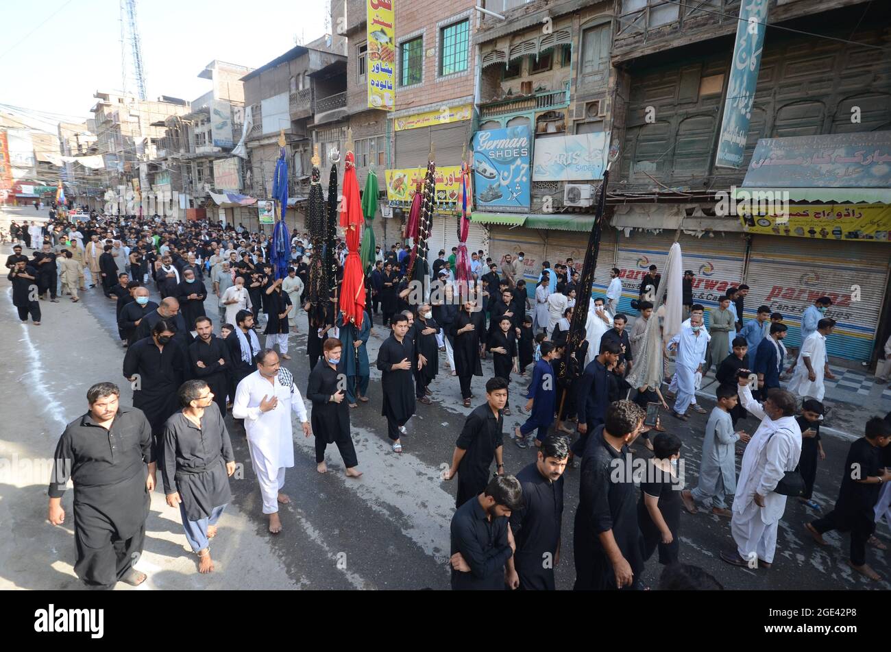 Peshawar, Pakistan. 16th Aug, 2021. Shiite Muslims attend Muharram ...