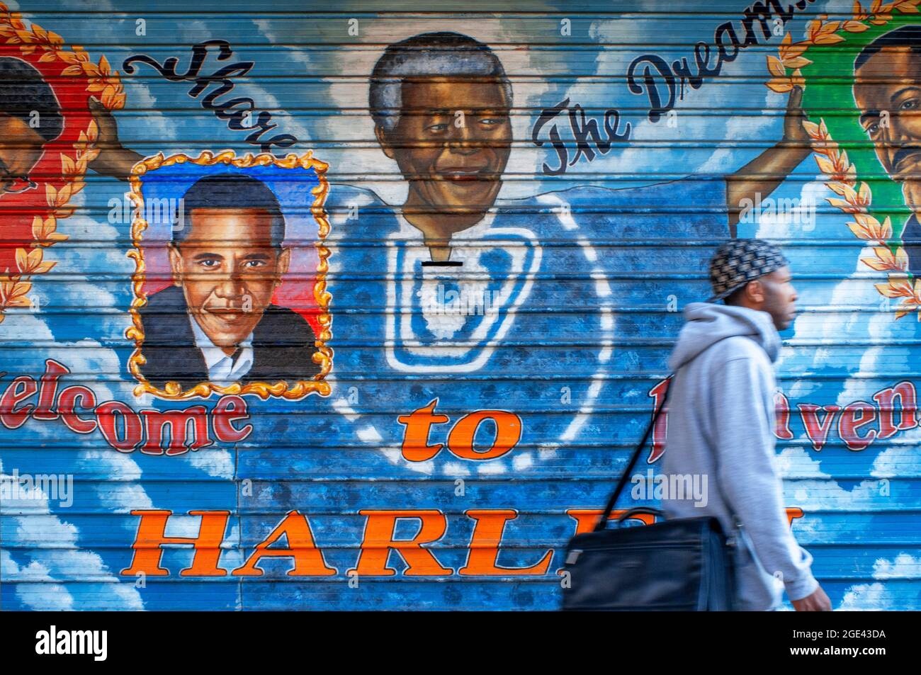 Graffiti daytime daylight front view hi-res stock photography and ...