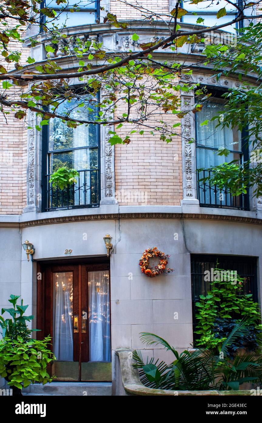 Alexander hamilton statue hi-res stock photography and images - Alamy