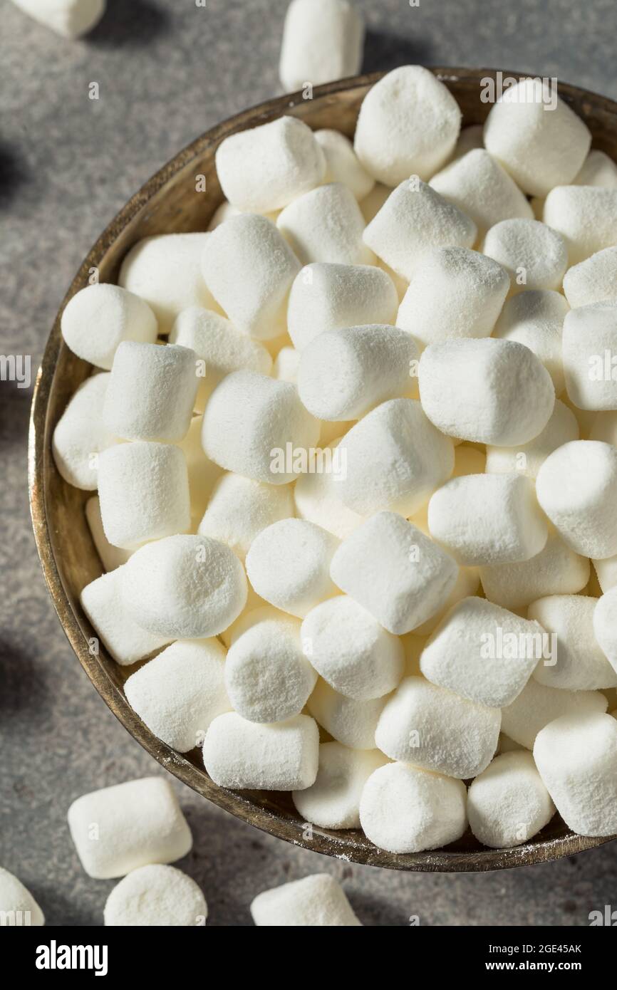 Mini marshmallow white background hi-res stock photography and images ...