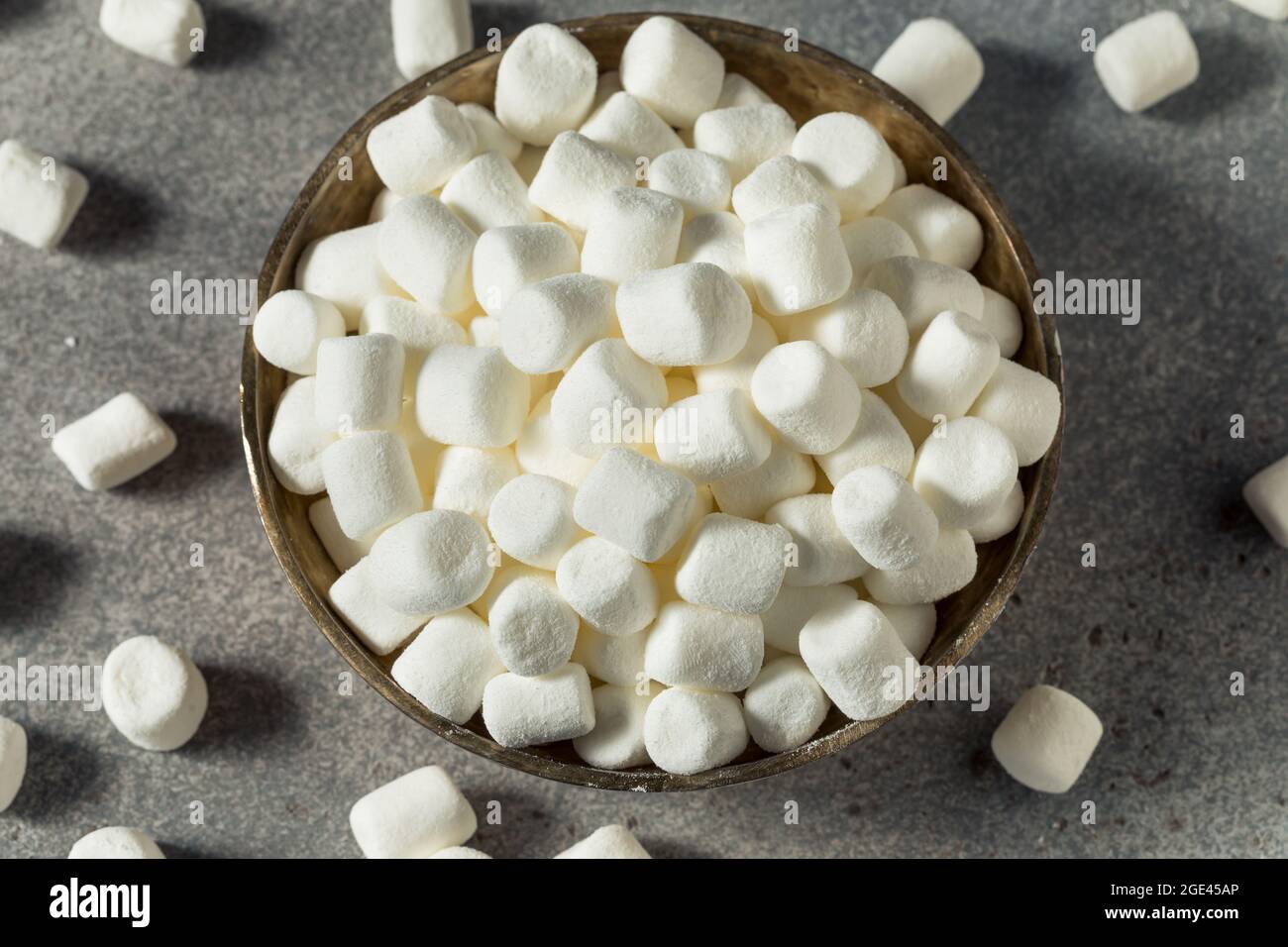 Mini marshmallow white background hi-res stock photography and images ...