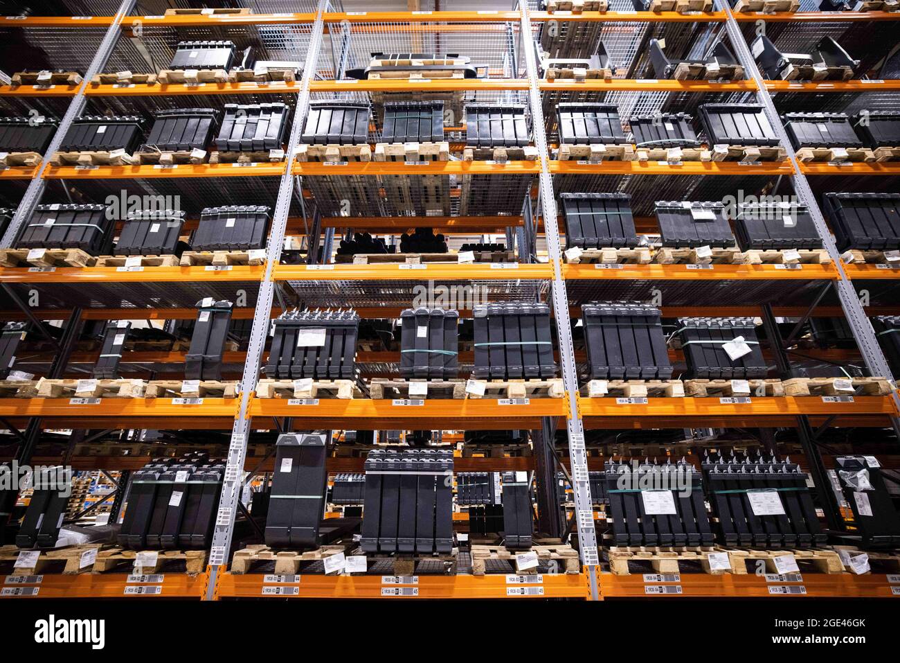 Hamburg, Germany. 04th Aug, 2021. View into a storage rack in a ...