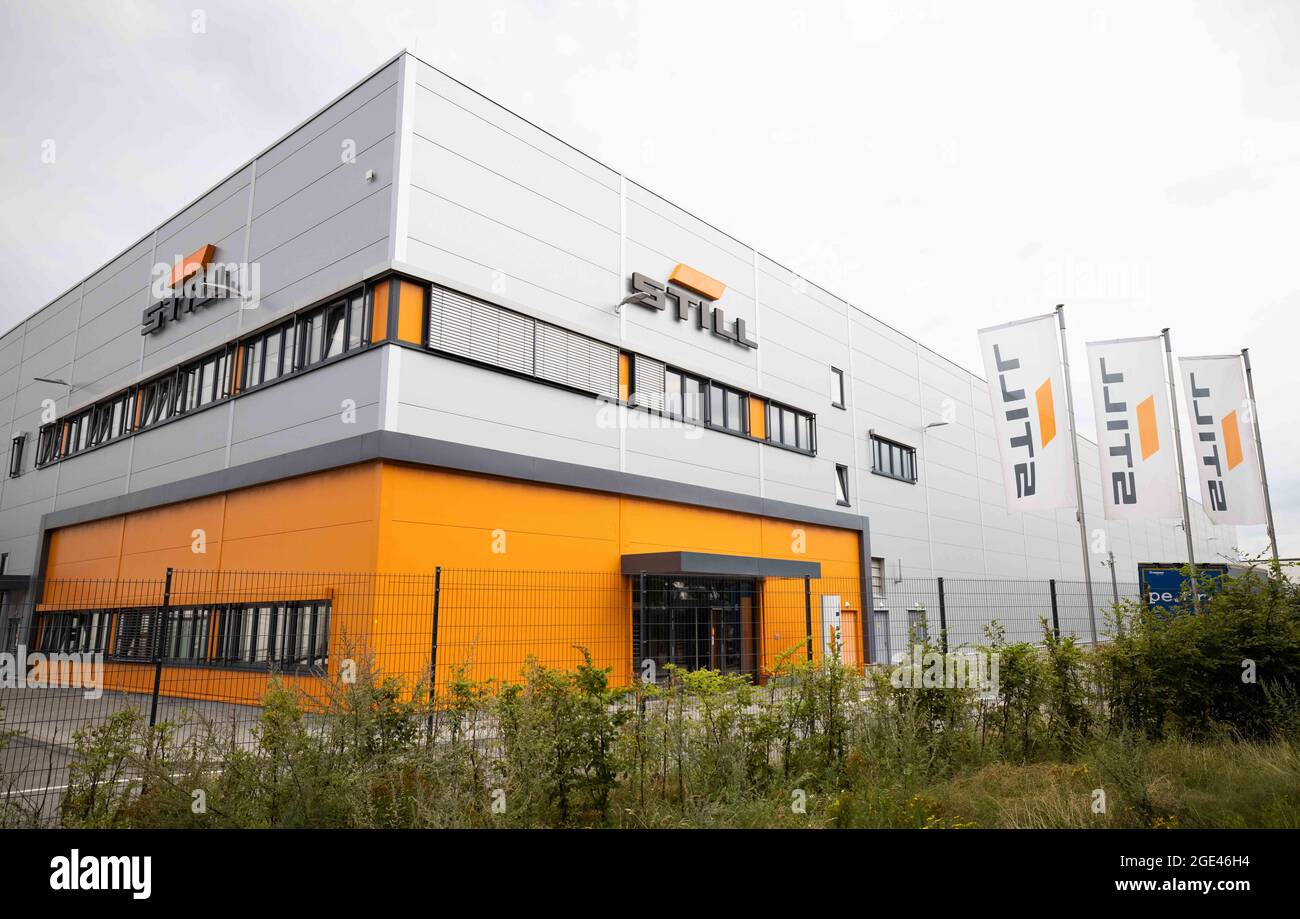 Hamburg, Germany. 04th Aug, 2021. Exterior view of a logistics terminal ...
