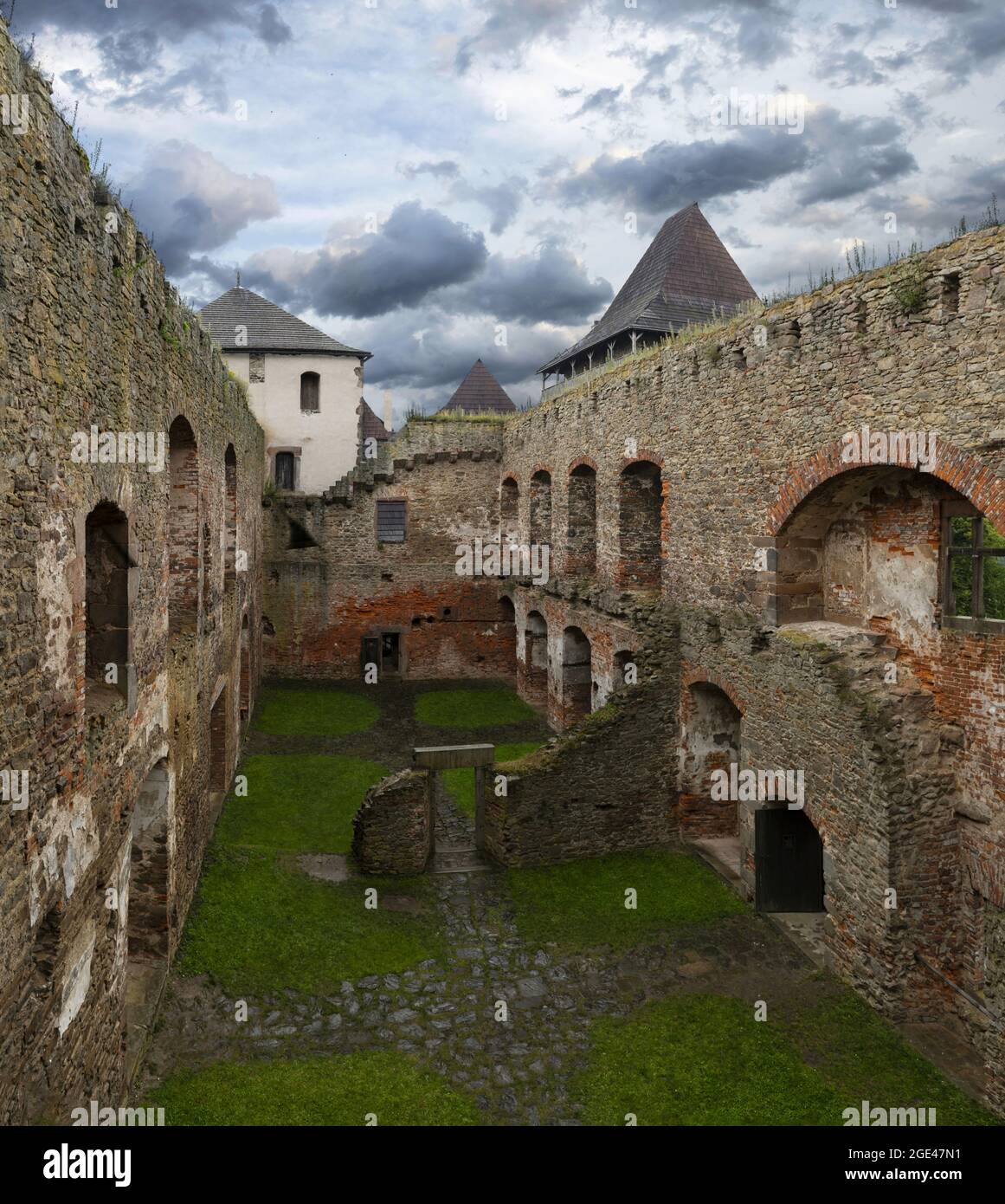 Old half ruined facade hi-res stock photography and images - Alamy