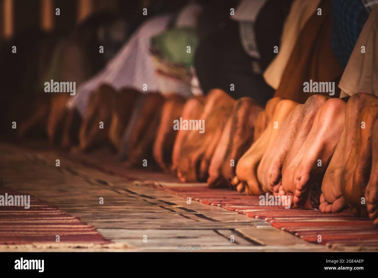 Feet of people praying at Jama Masjid, Delhi Stock Photo - Alamy