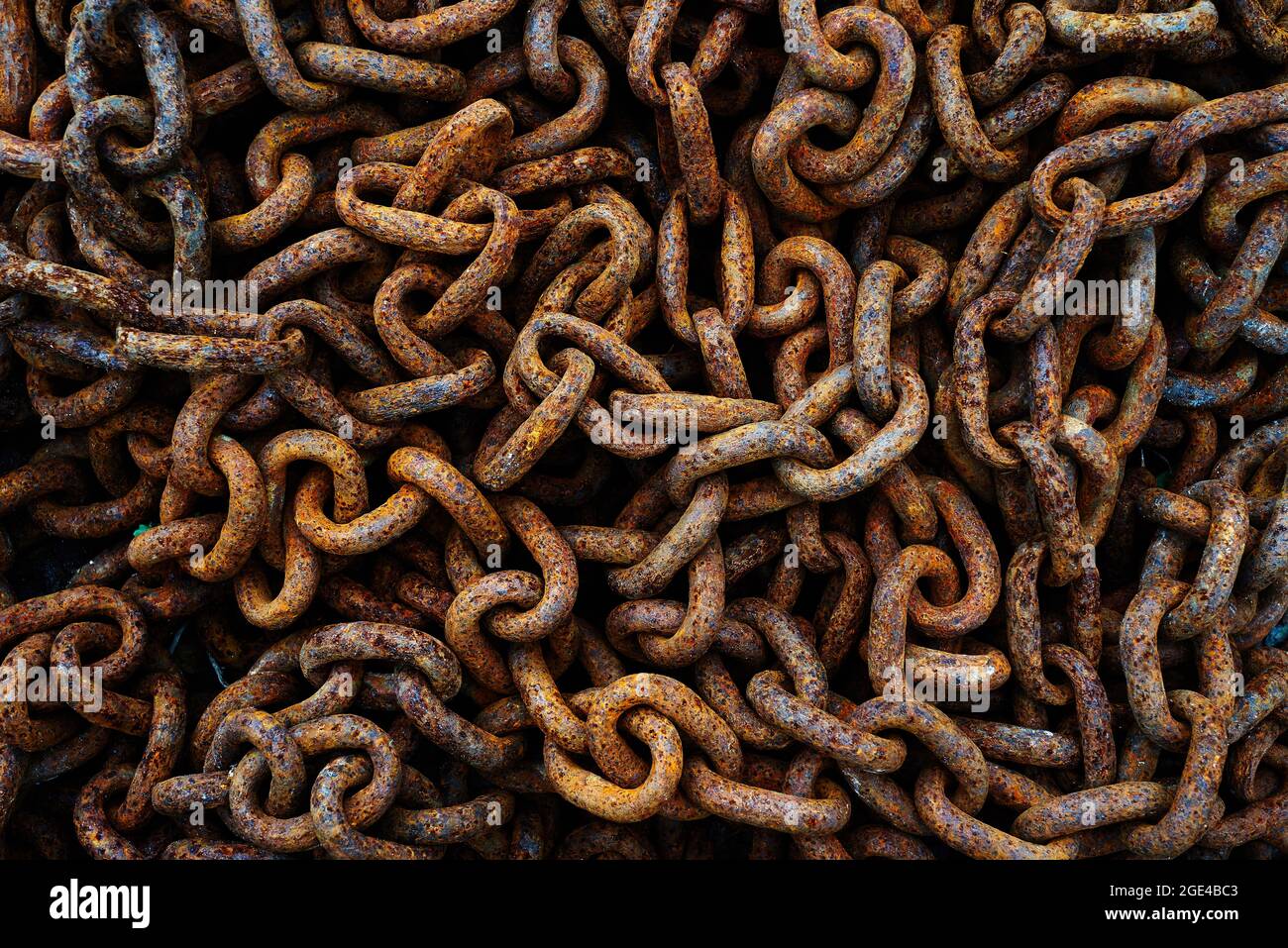 A bunch of chains hi-res stock photography and images - Alamy