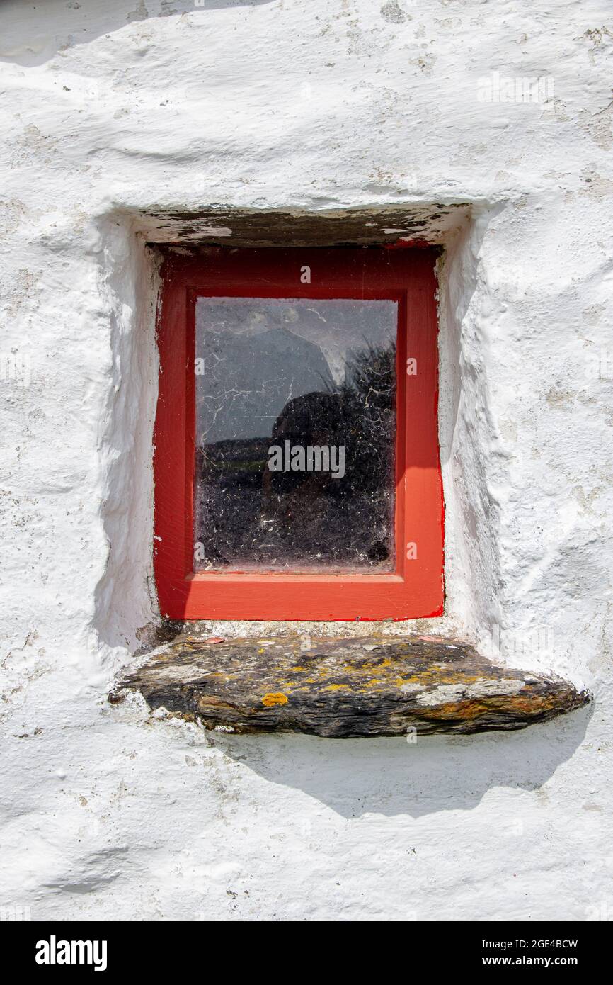 Welsh farmhouse window hi-res stock photography and images - Alamy