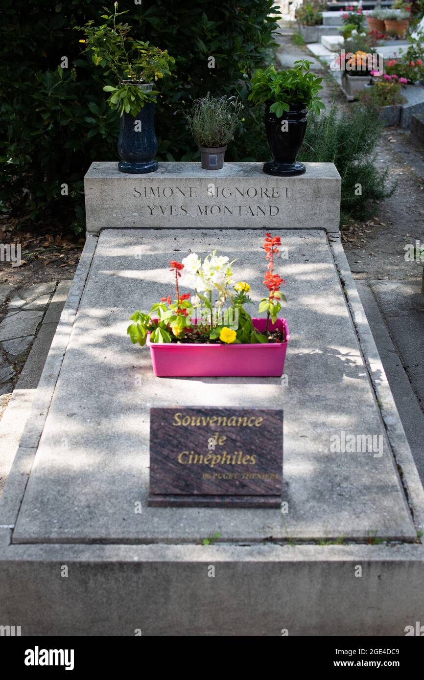 Simone Signoret Yves Montand High Resolution Stock Photography and ...