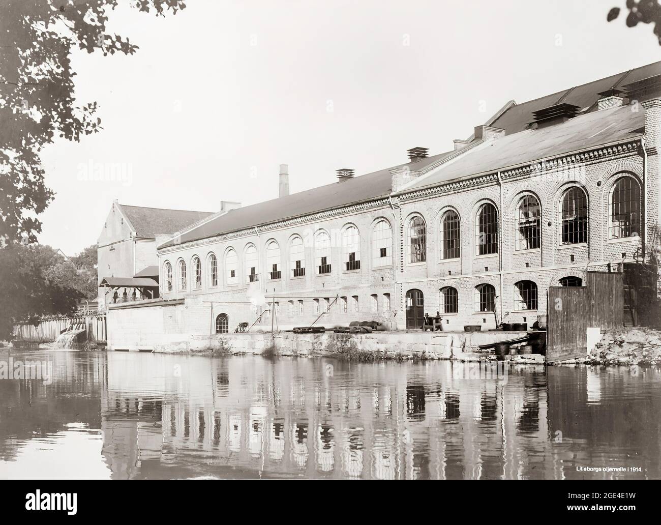20th Century factory workers at work in postwar Norway Stock Photo - Alamy