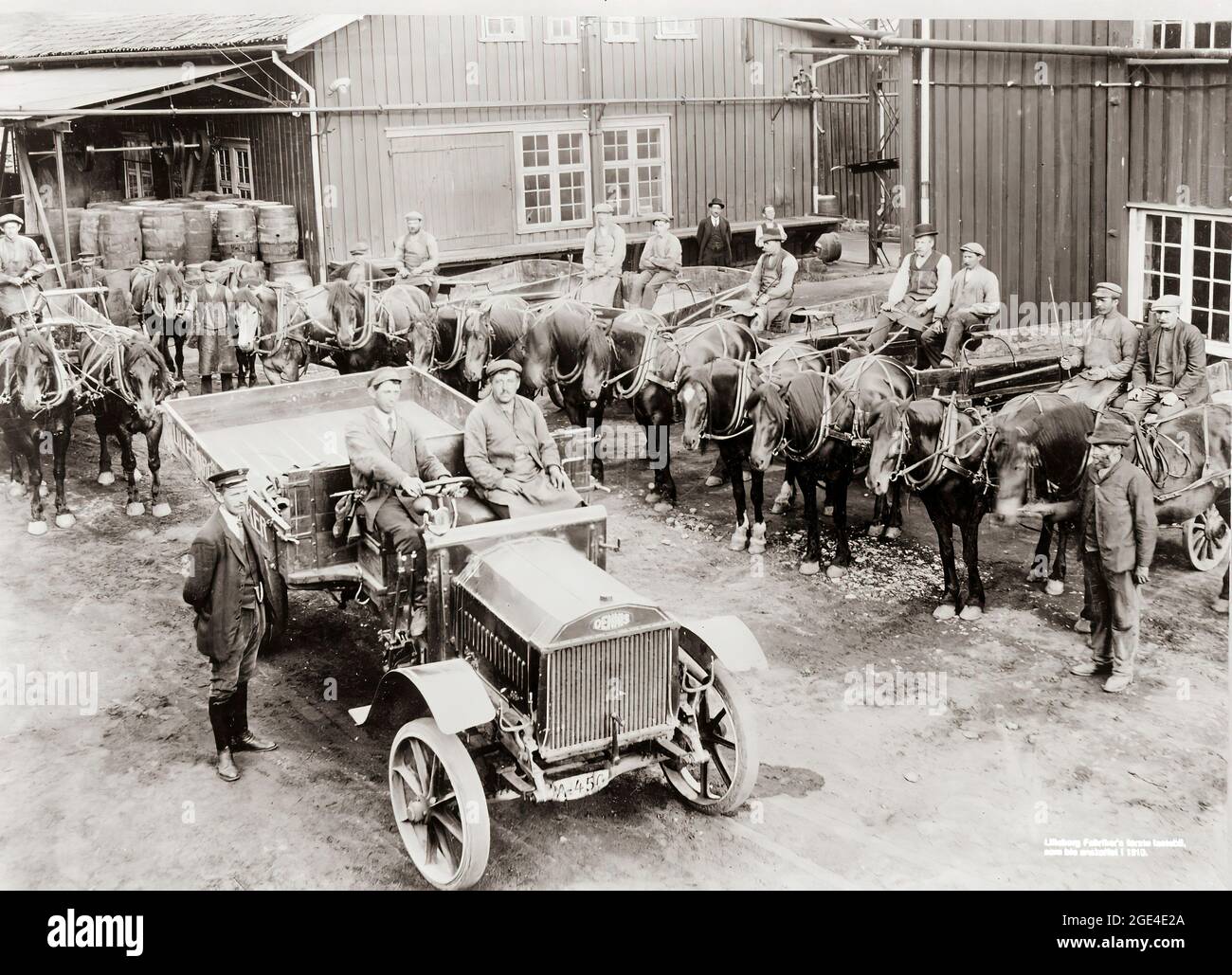 War labor and industrialization hi-res stock photography and images - Alamy