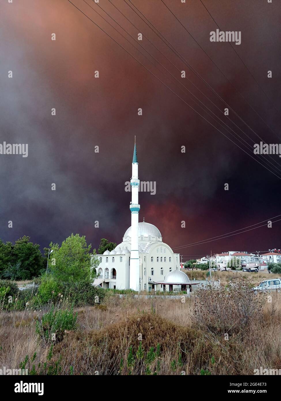 Big scary fire smoke clouds hi-res stock photography and images - Alamy