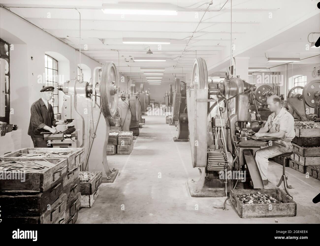 War labor and industrialization hi-res stock photography and images - Alamy