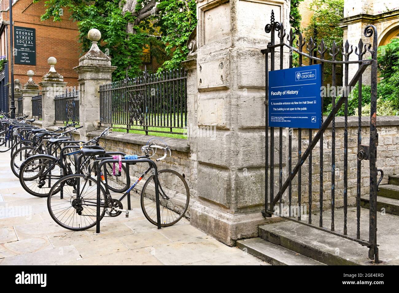 University of oxford history faculty hi-res stock photography and ...