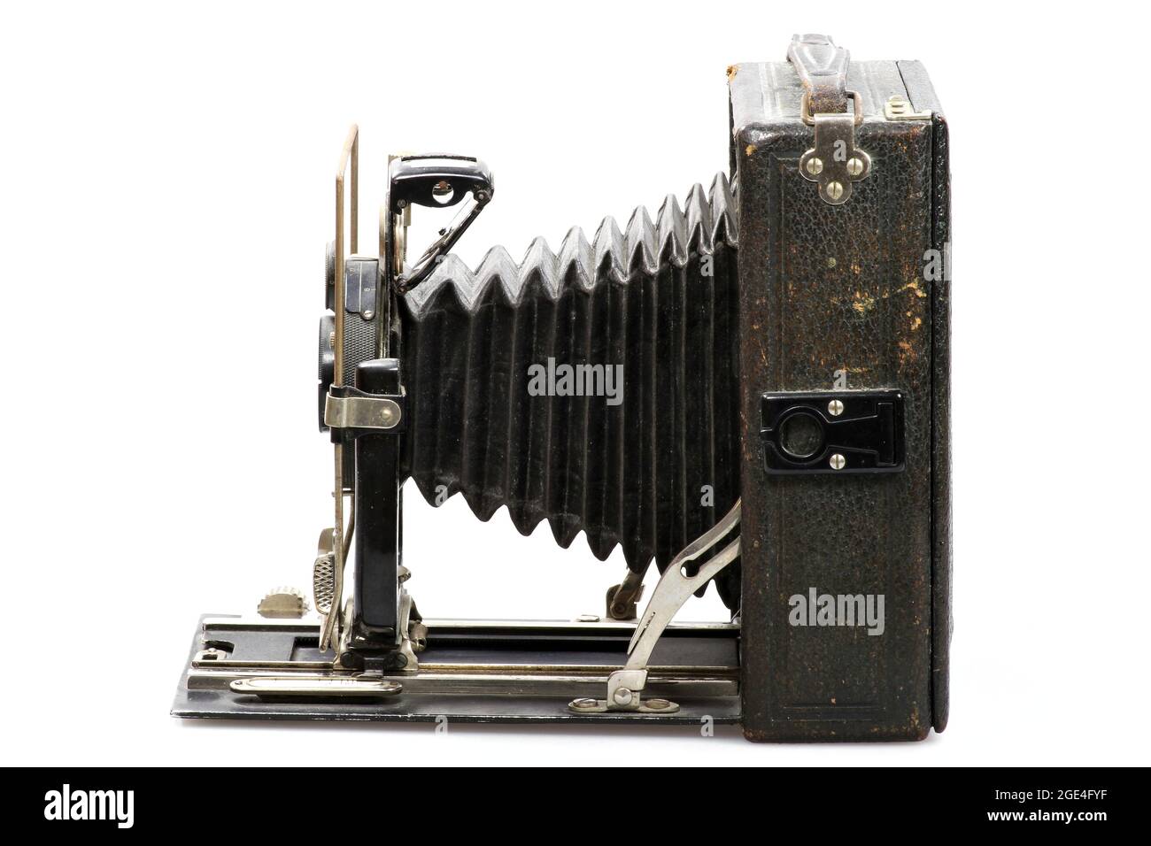 vintage bellows camera isolated on white background Stock Photo - Alamy