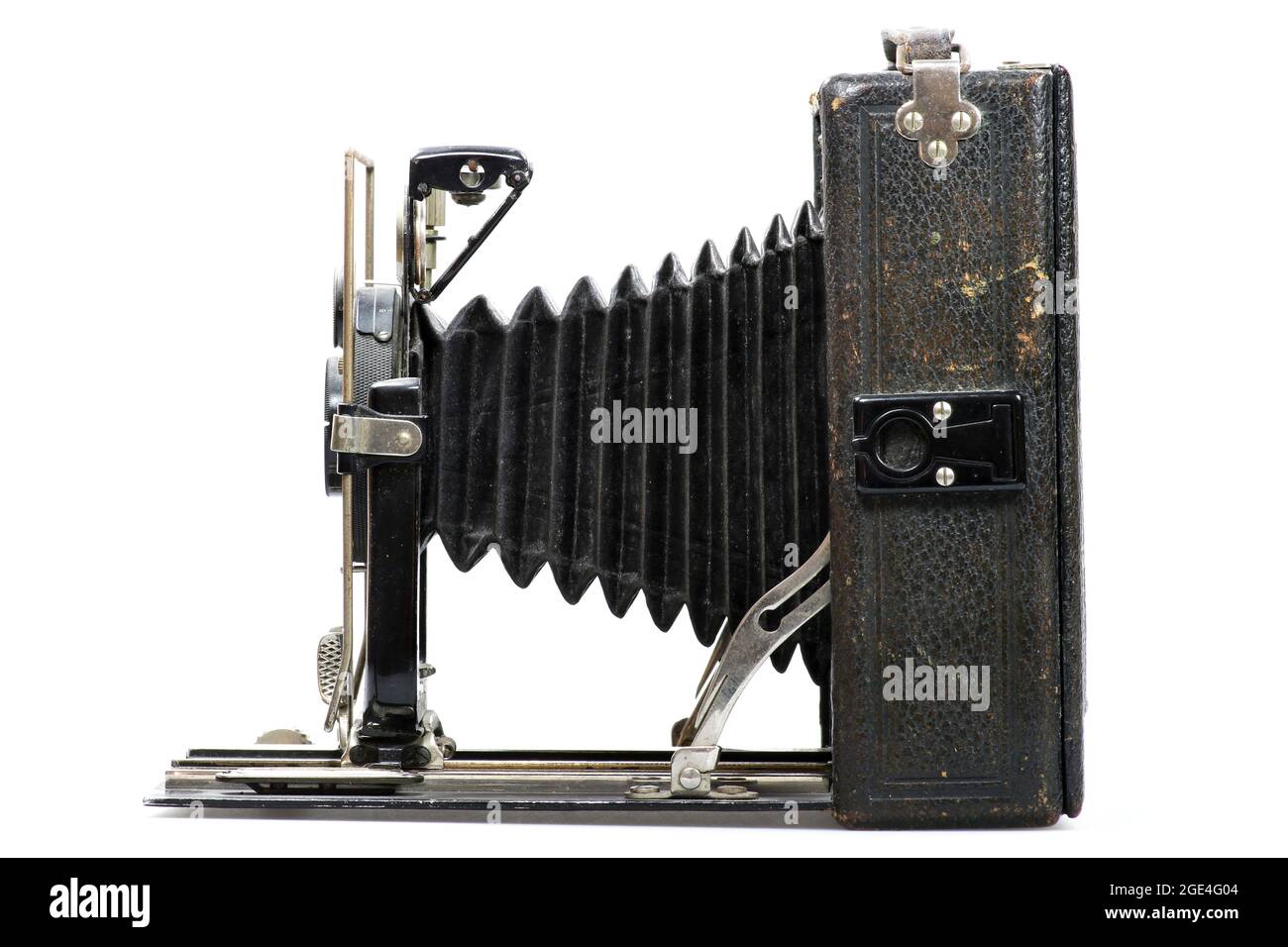 vintage bellows camera isolated on white background Stock Photo - Alamy