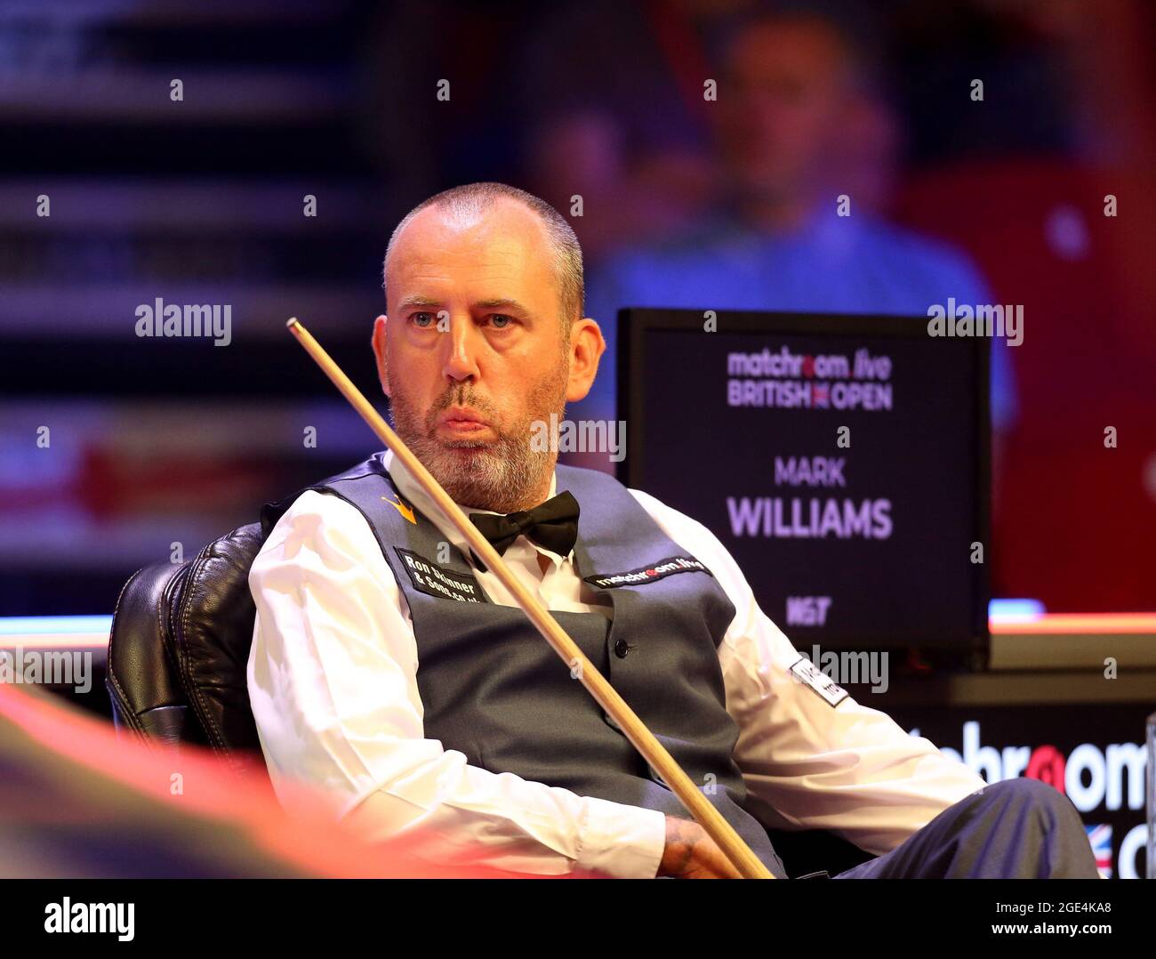 Mark williams british snooker open hi-res stock photography and images ...