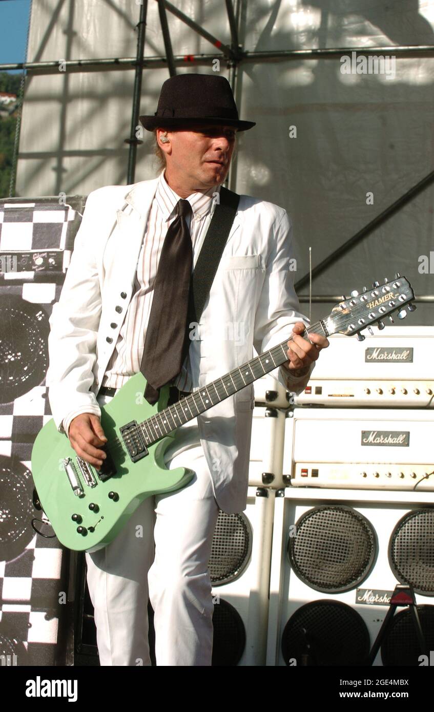 Bun e carlos drums hi-res stock photography and images - Alamy