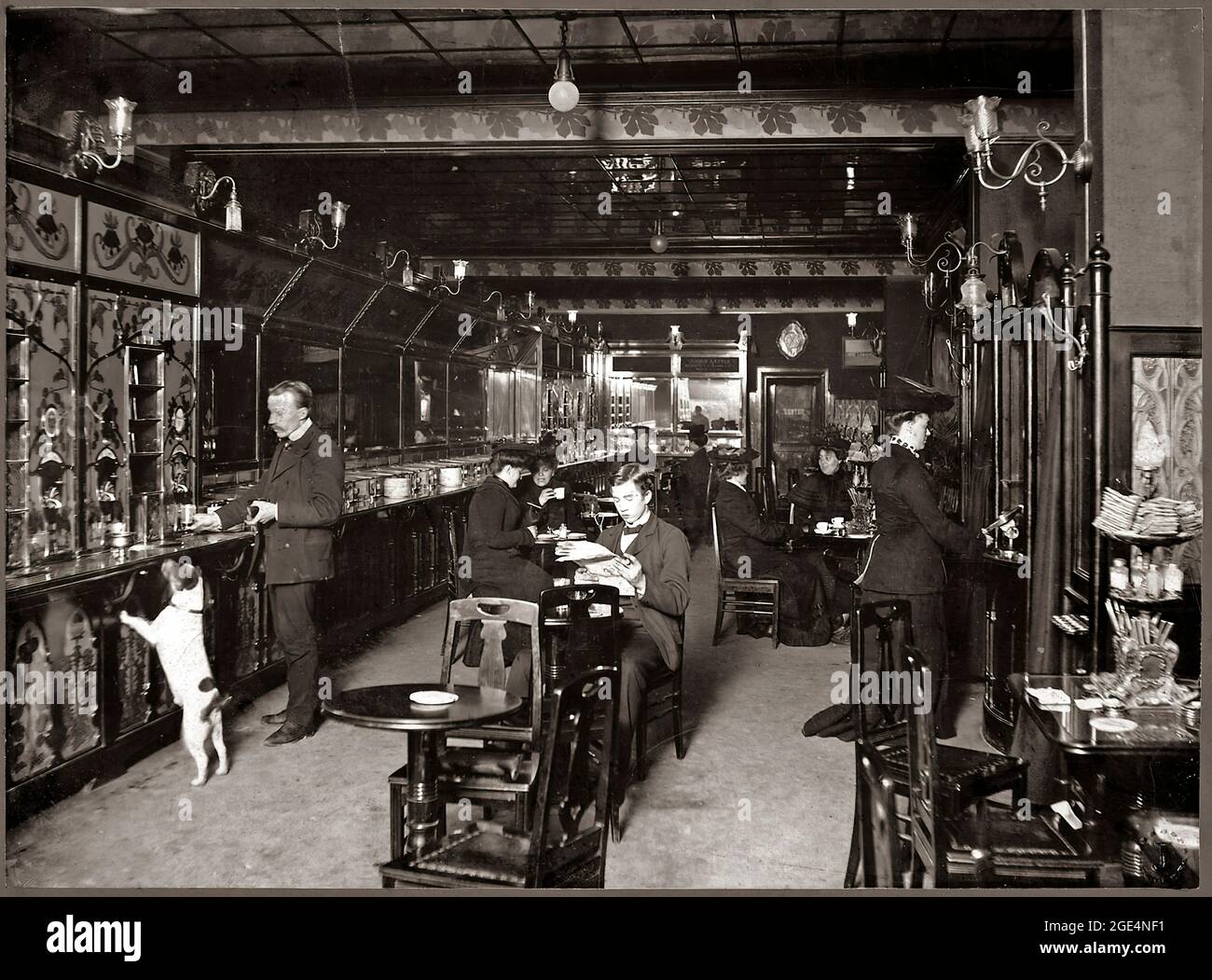 Automat restaurant hi-res stock photography and images - Alamy