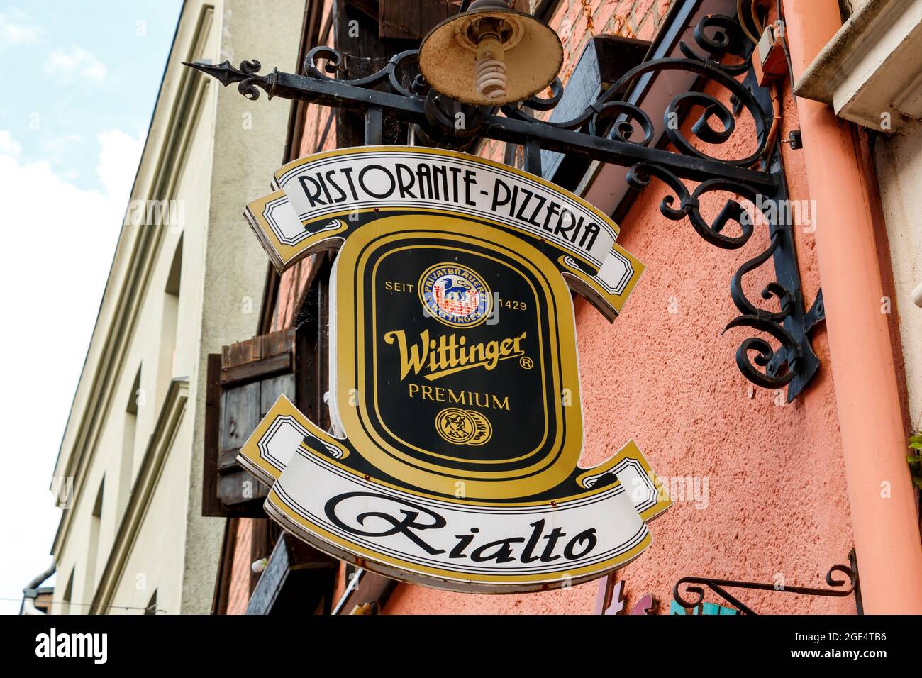 Rialto logo hi-res stock photography and images - Alamy