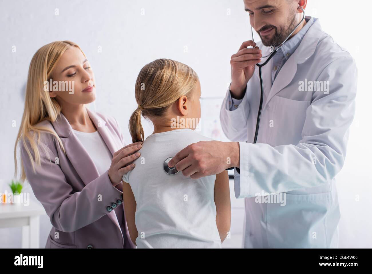 Child girl stethoscope doctor back hi-res stock photography and images ...