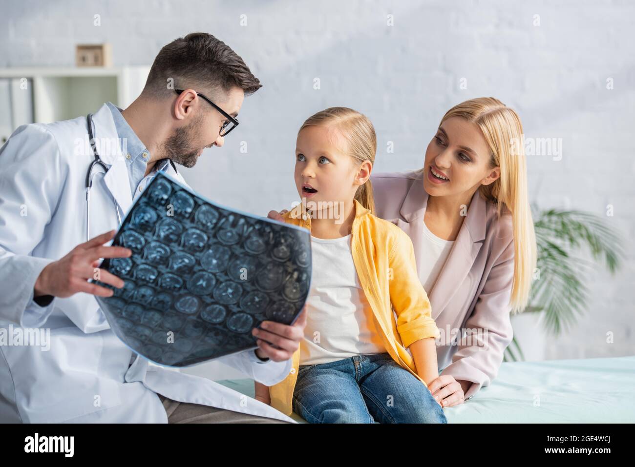 Child mri scan hi-res stock photography and images - Alamy
