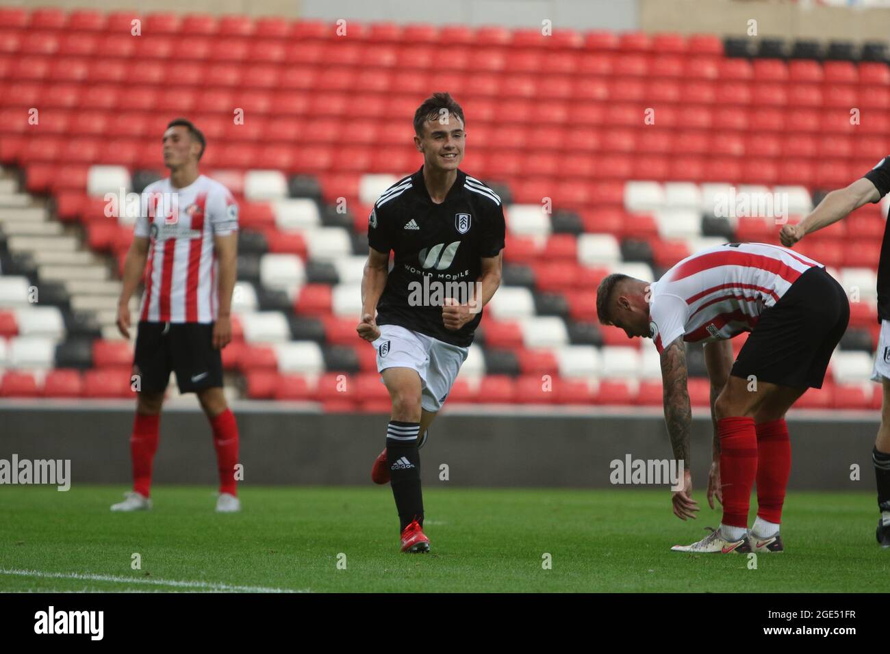 Luke harris fulham hi-res stock photography and images - Alamy