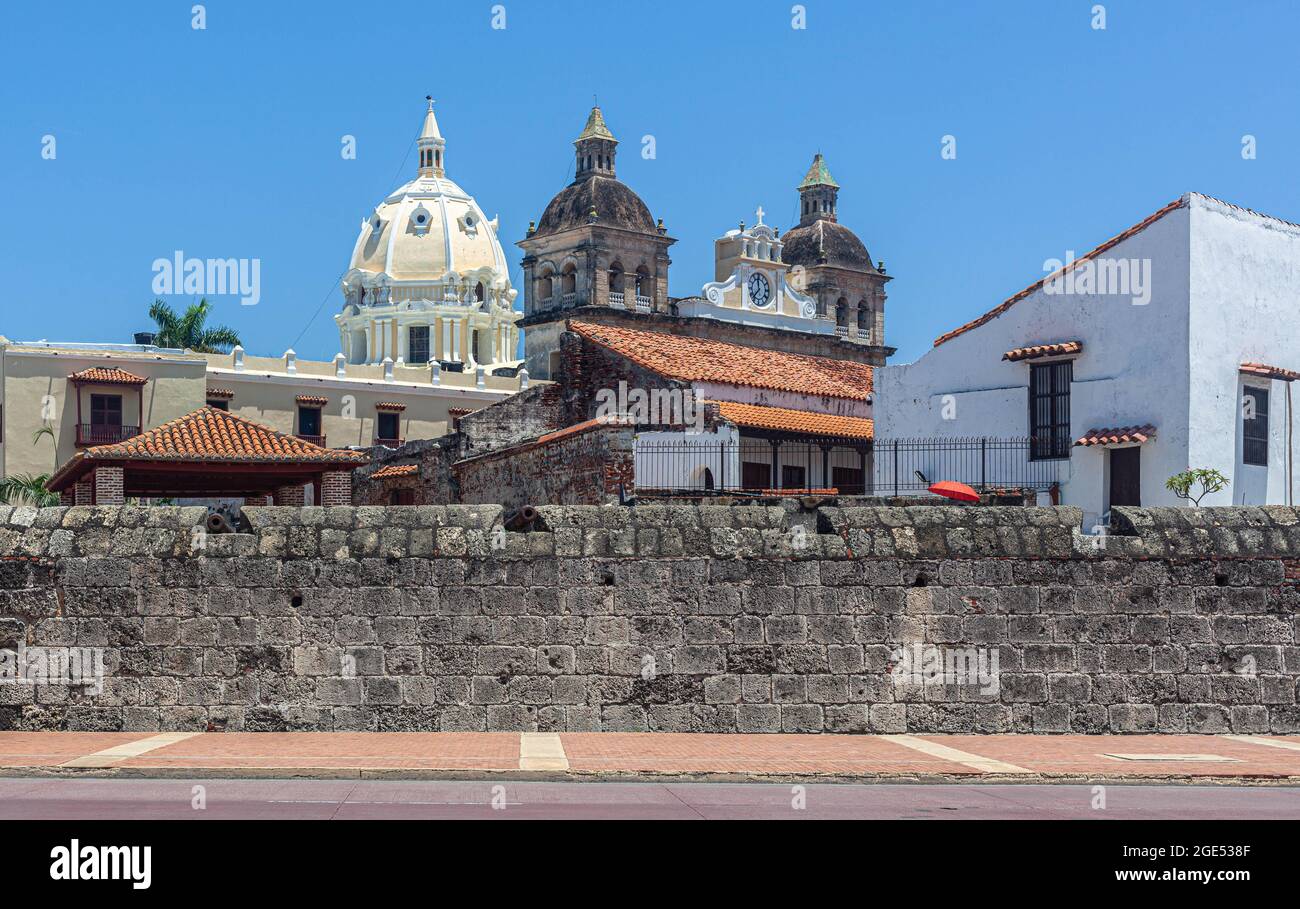 Historic buildings inside the old walled city centre, Cartagena de ...