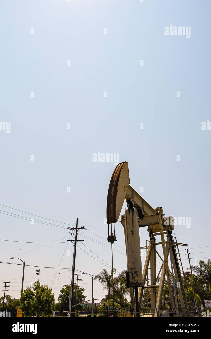 Saudi pumping gas hi-res stock photography and images - Alamy