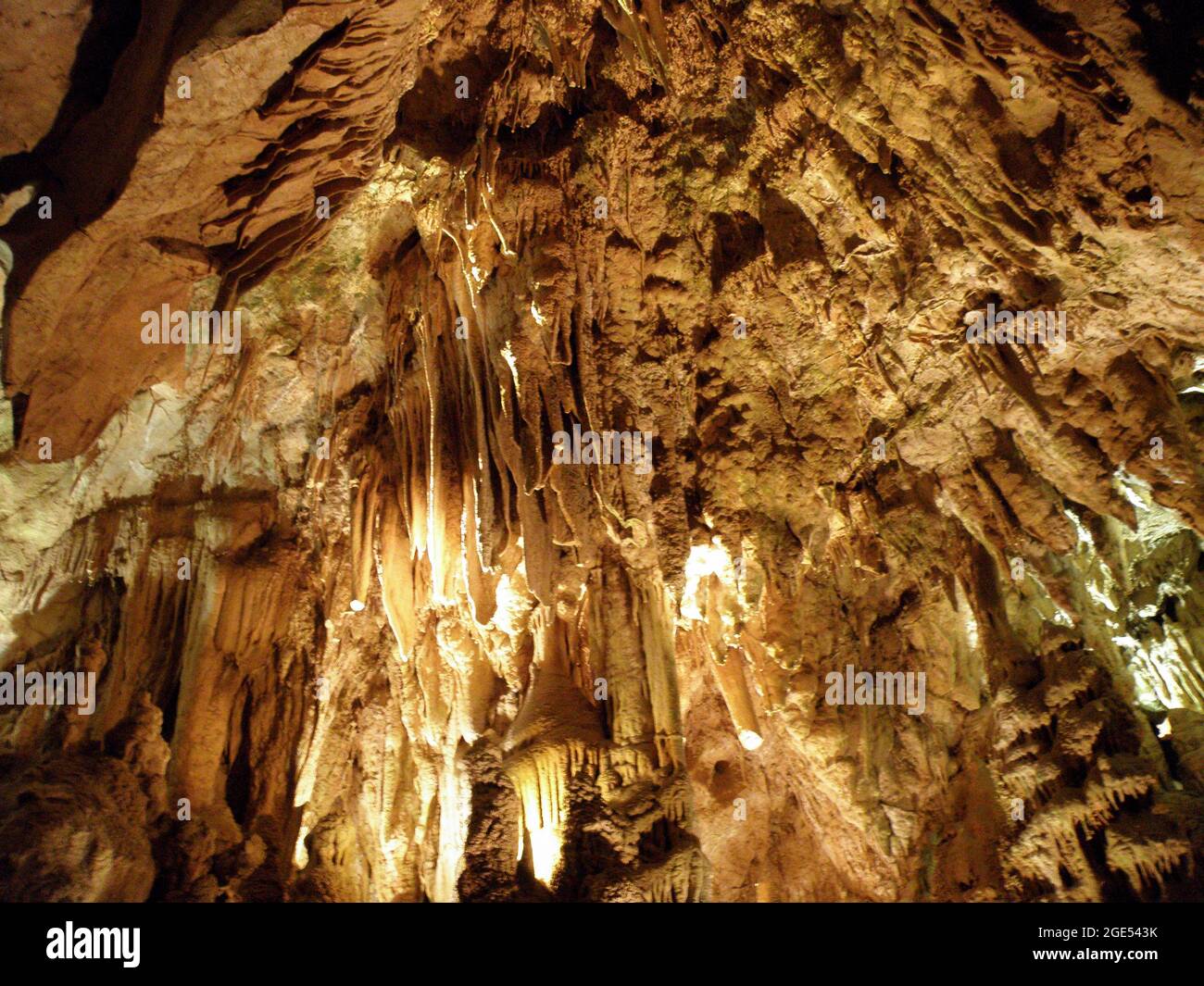 Stalactite and stalagmite Cave Stock Photo - Alamy