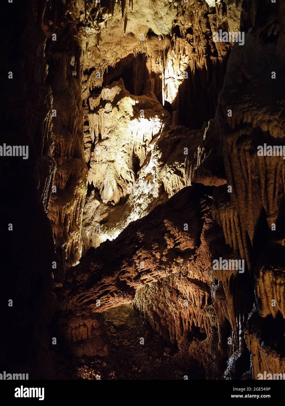 Stalactite and stalagmite Cave Stock Photo - Alamy