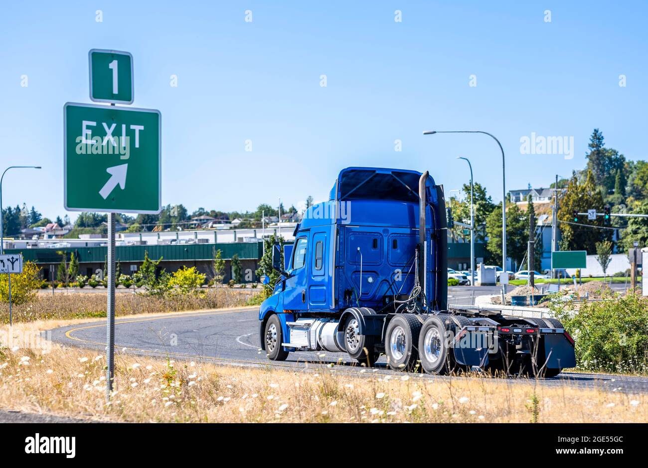 Truck turning intersection hi-res stock photography and images - Alamy