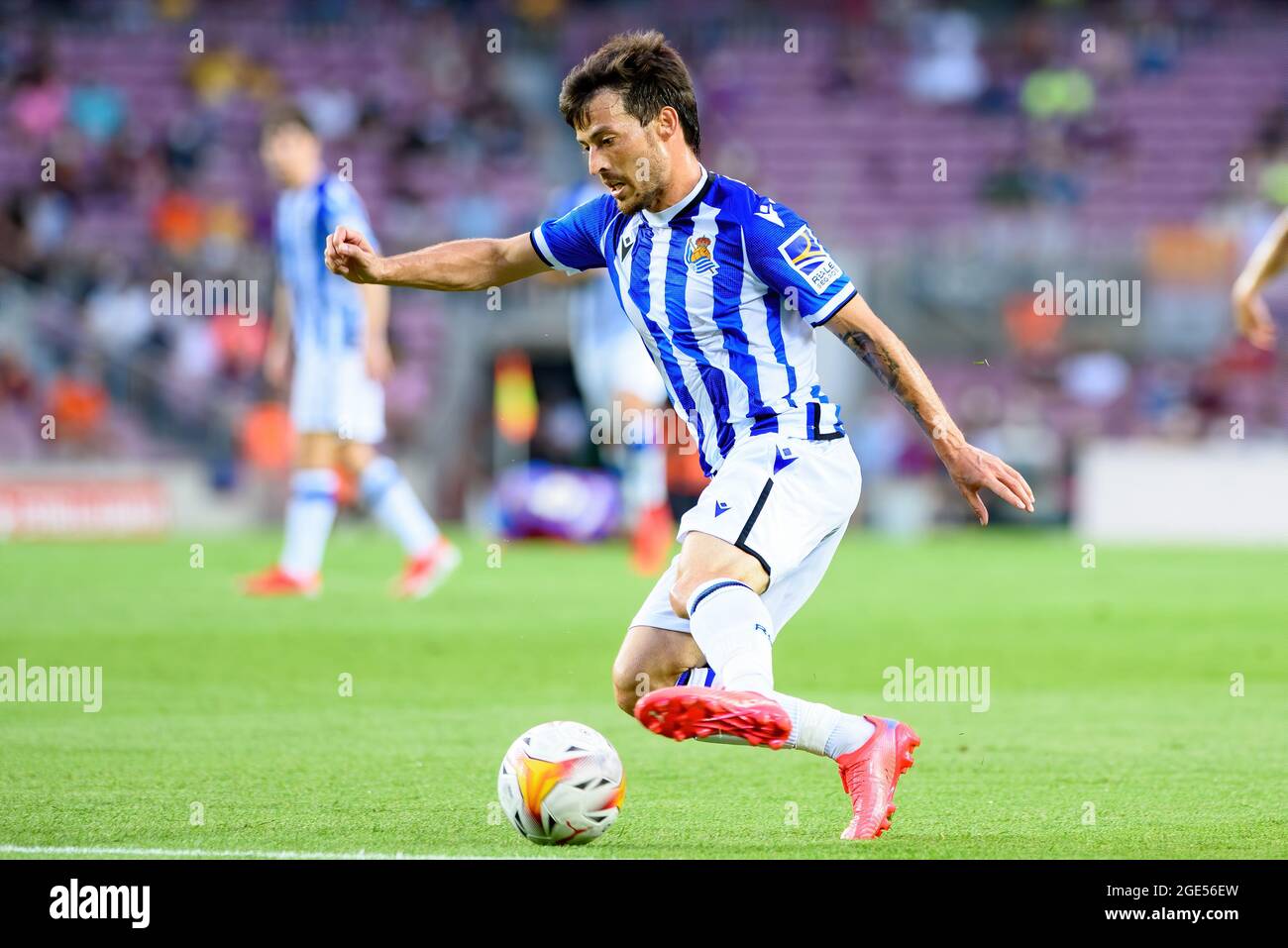 BARCELONA - AUG 15: David Silva plays at the La Liga match between FC ...