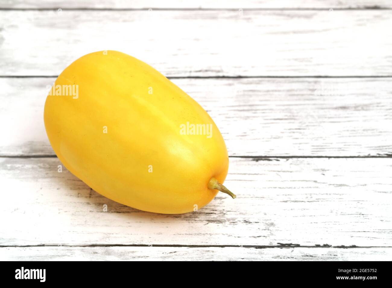 Oriental fruit hi-res stock photography and images - Alamy