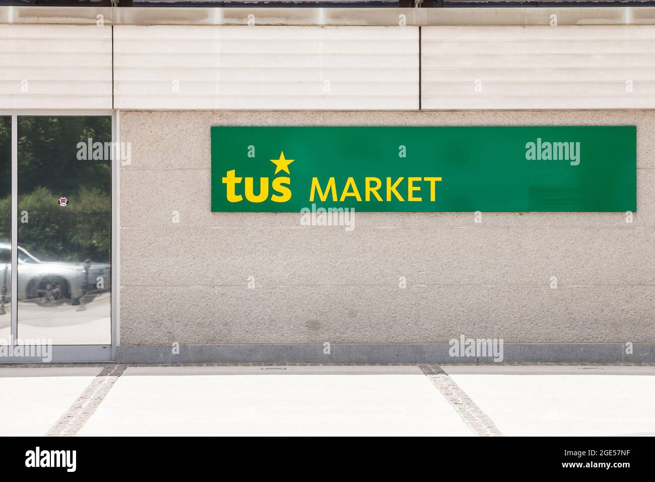 Tus market logo hi-res stock photography and images - Alamy