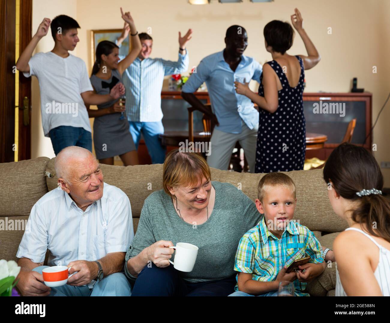 Happy large family party Stock Photo - Alamy