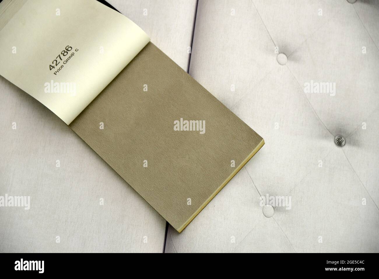 Wallpaper house interior hi-res stock photography and images - Alamy