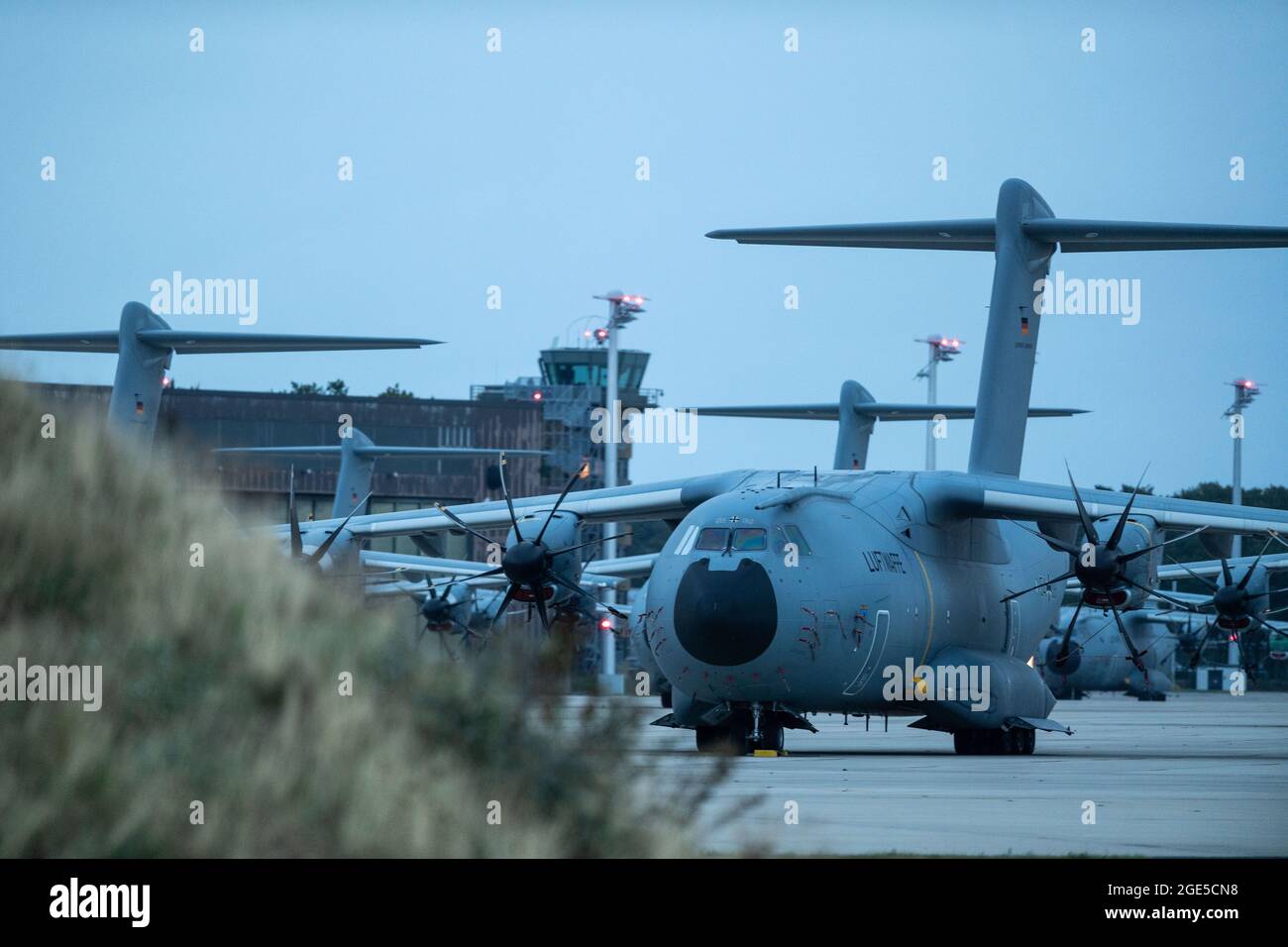 Luftwaffe transport aircraft hi-res stock photography and images - Alamy
