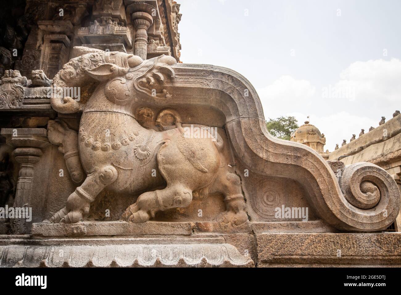 Yali statue on stairs of Brihadeeswara temple, Thanjavur Stock Photo ...