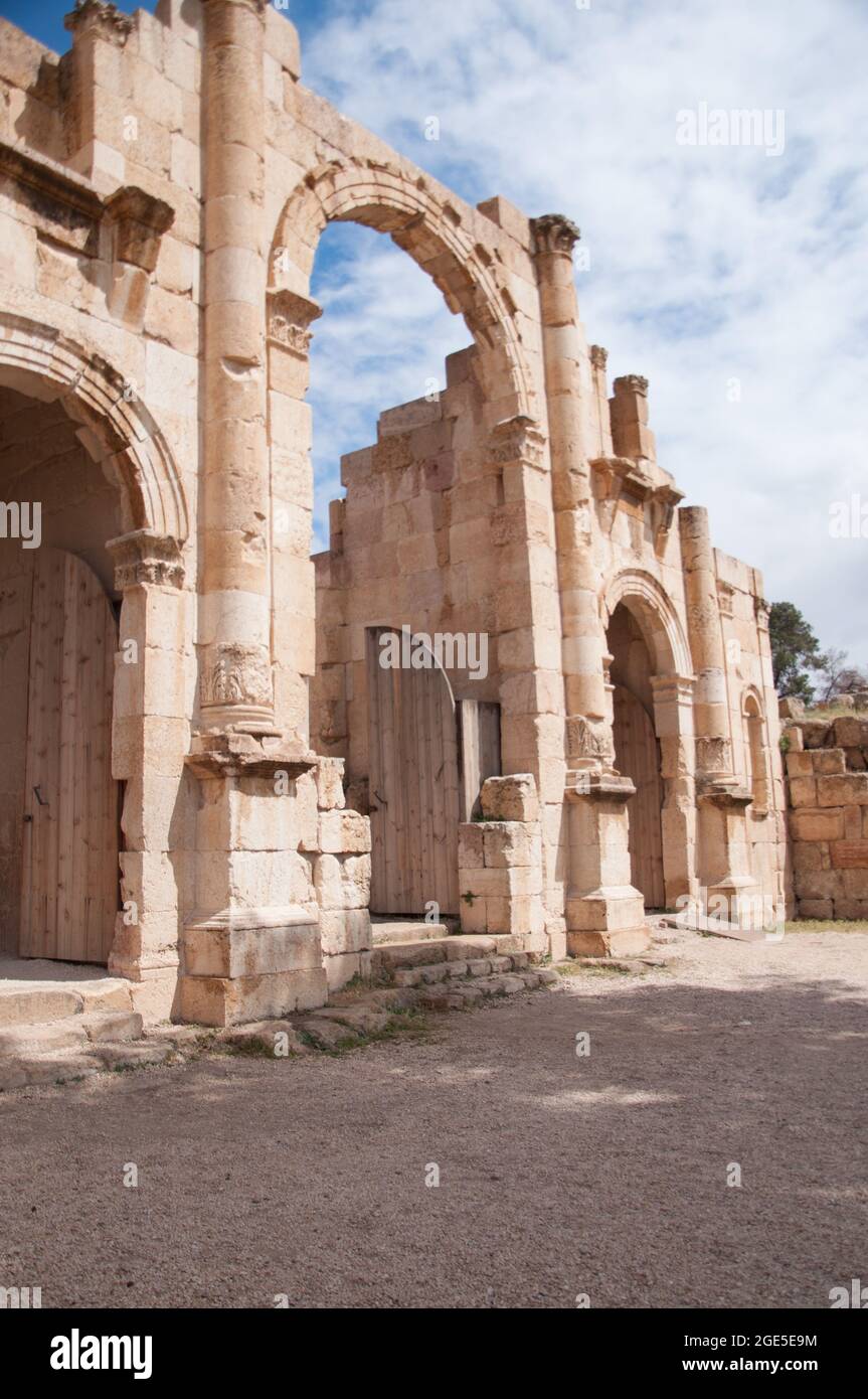 Hadrian's Arch, Jerash, Jordan, Middle East Stock Photo - Alamy