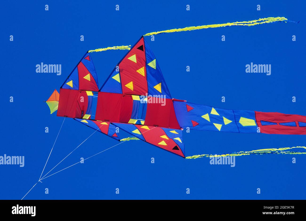 Cellular kite hi-res stock photography and images - Alamy