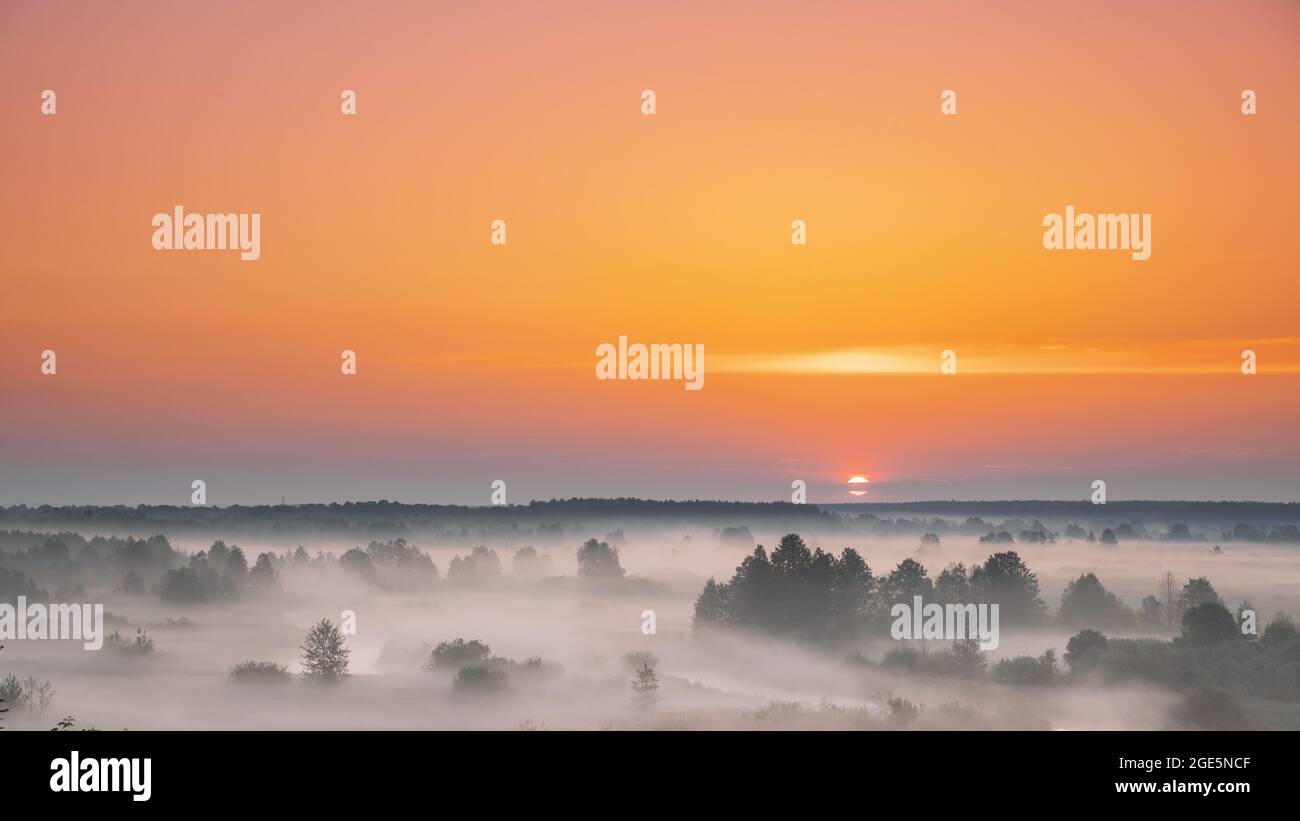 Time lapse amazing pink sky hi-res stock photography and images - Alamy
