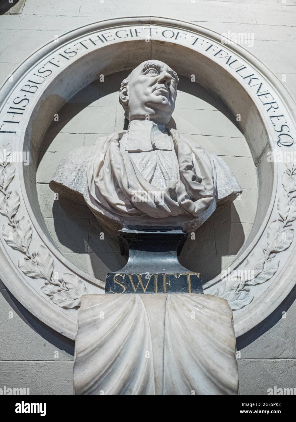 Bust of jonathan swift hi-res stock photography and images - Alamy