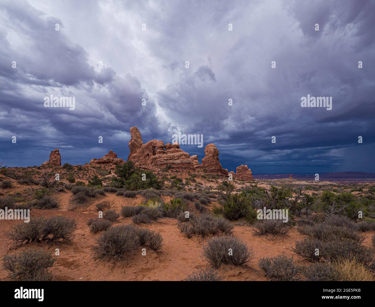 Storm cloud arch hi-res stock photography and images - Alamy