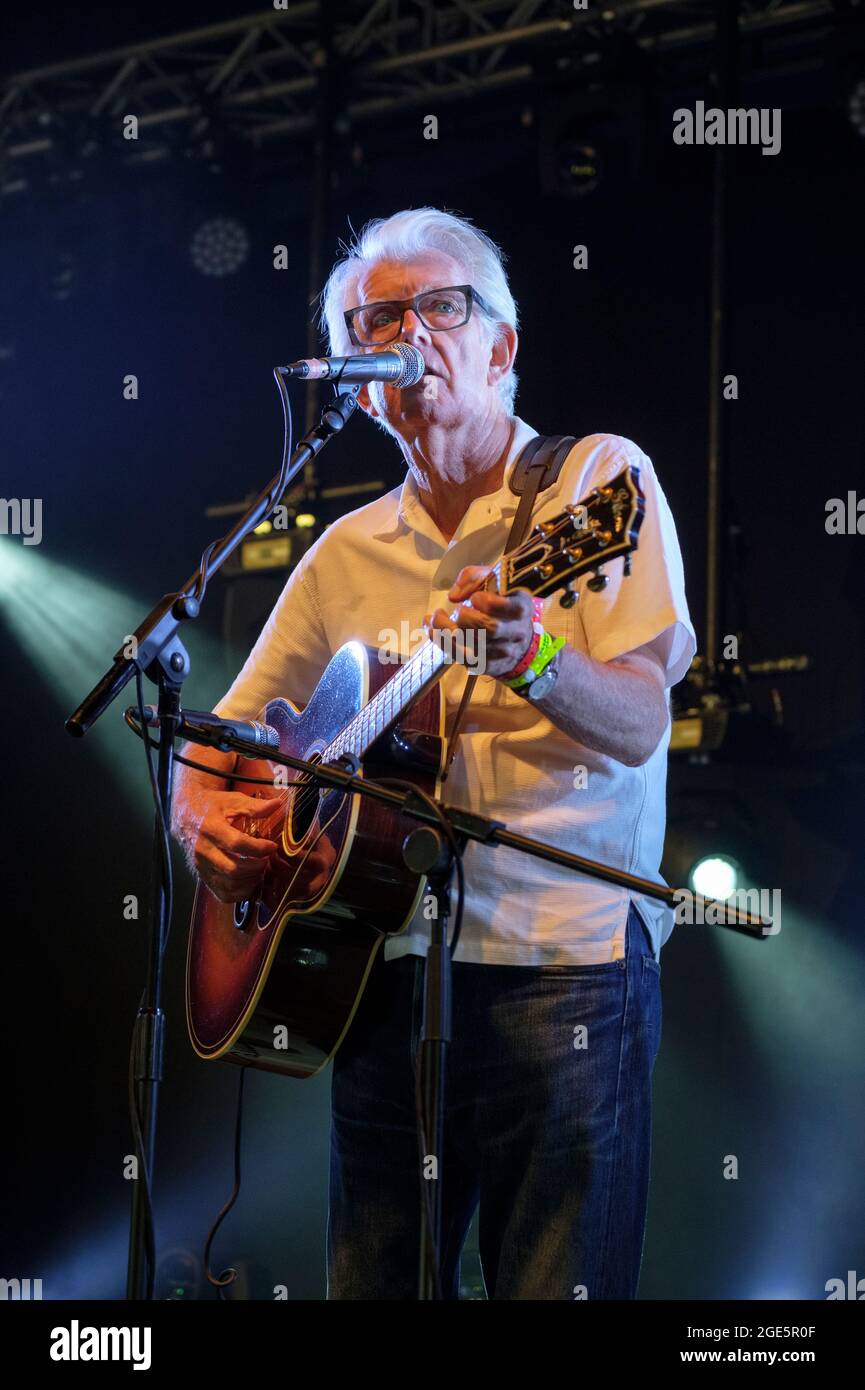 Nick lowe musician hi-res stock photography and images - Alamy