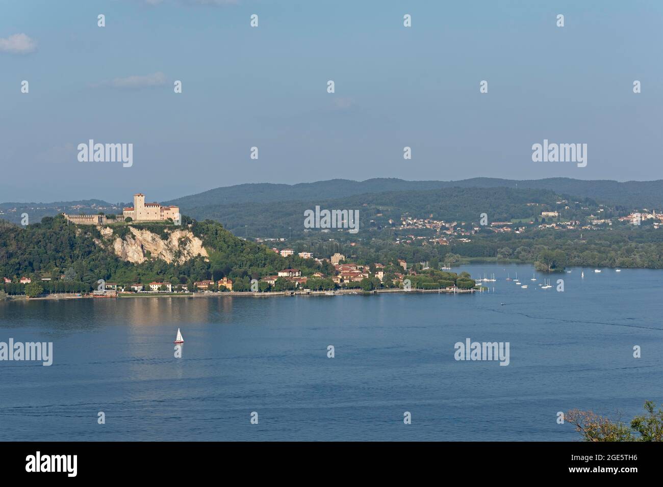 Angera lago maggiore hi-res stock photography and images - Alamy