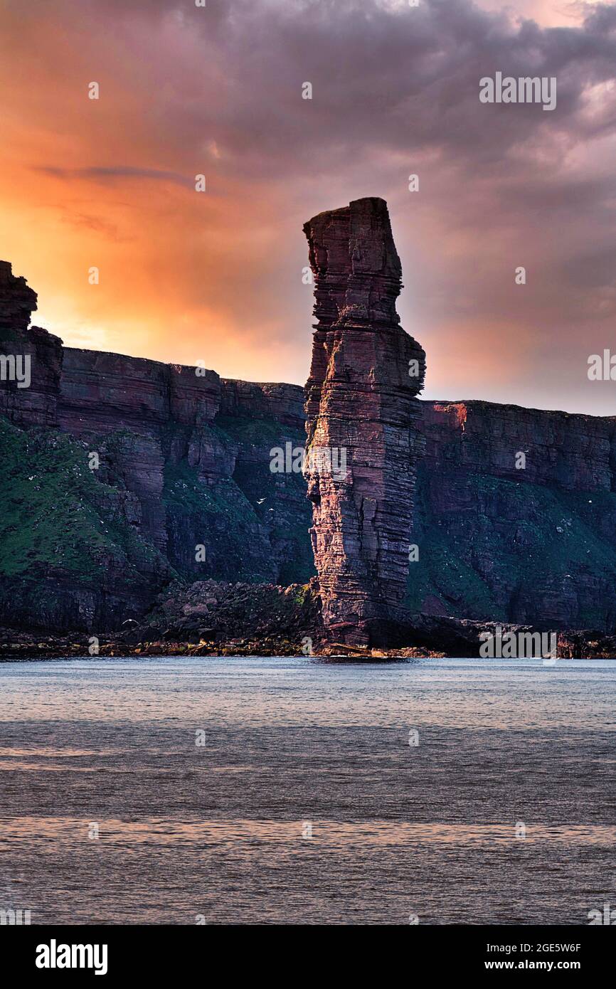 Surf Pillar in the Evening Light, Rock Needle Old Man of Hoy, Cliff ...