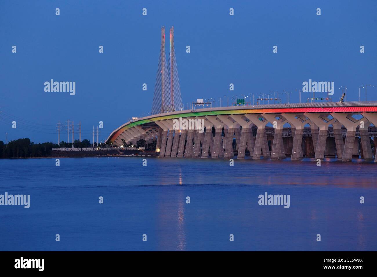 Illuminated Champlain Bridge, Montreal, Province of Quebec, Canada ...