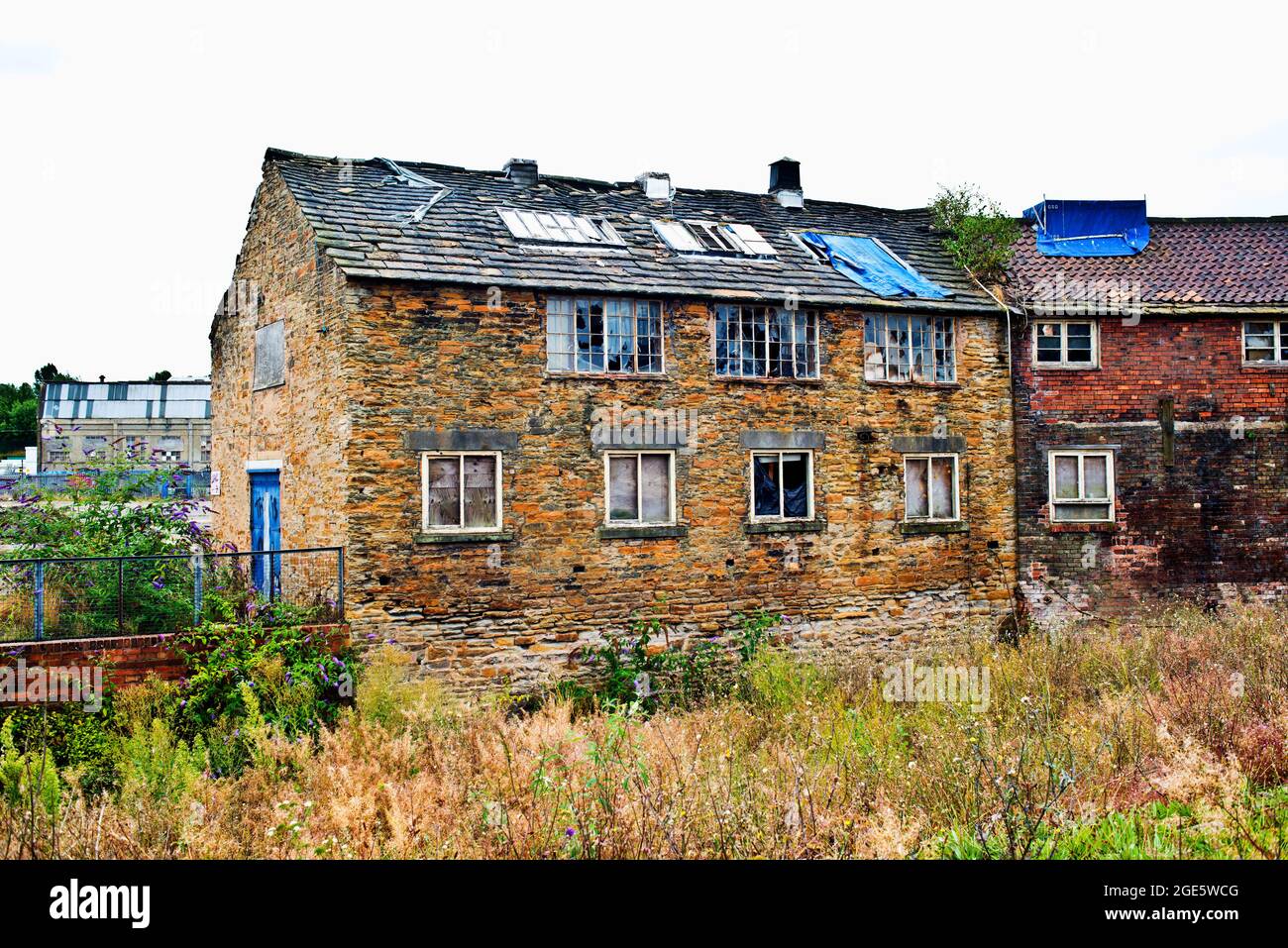 Derelict Industrial Building, Chesterfield, Derbyshire, England Stock ...