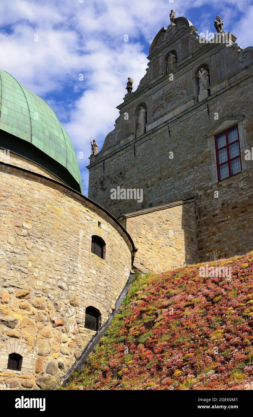 THE BEAUTIFUL MEDIEVAL CASTLE OF VADSTENA IN SWEDEN Stock Photo - Alamy