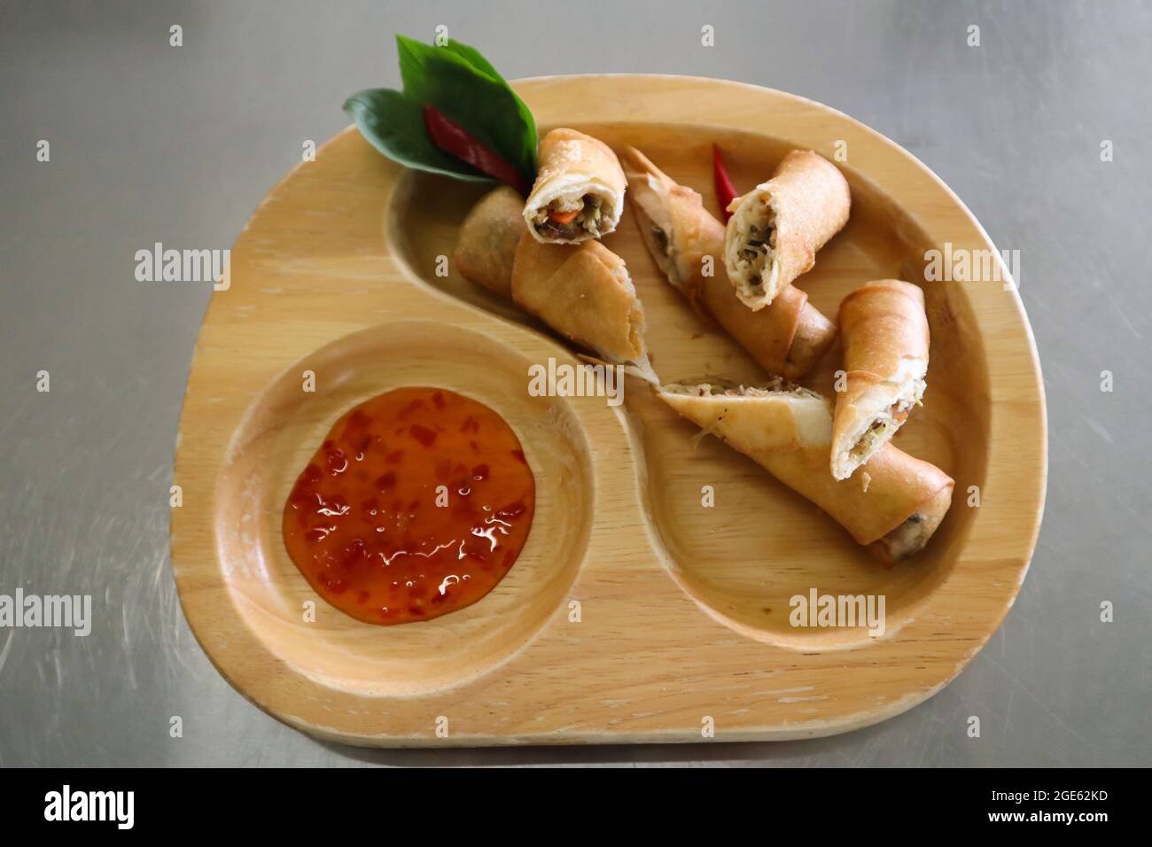 Vietnamese crispy spring rolls hi-res stock photography and images - Alamy